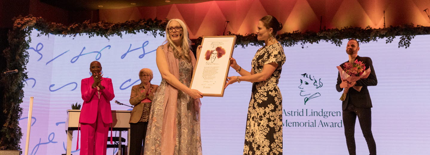Laurie Halse Anderson tog emot Astrid Lindgren Memorial Award