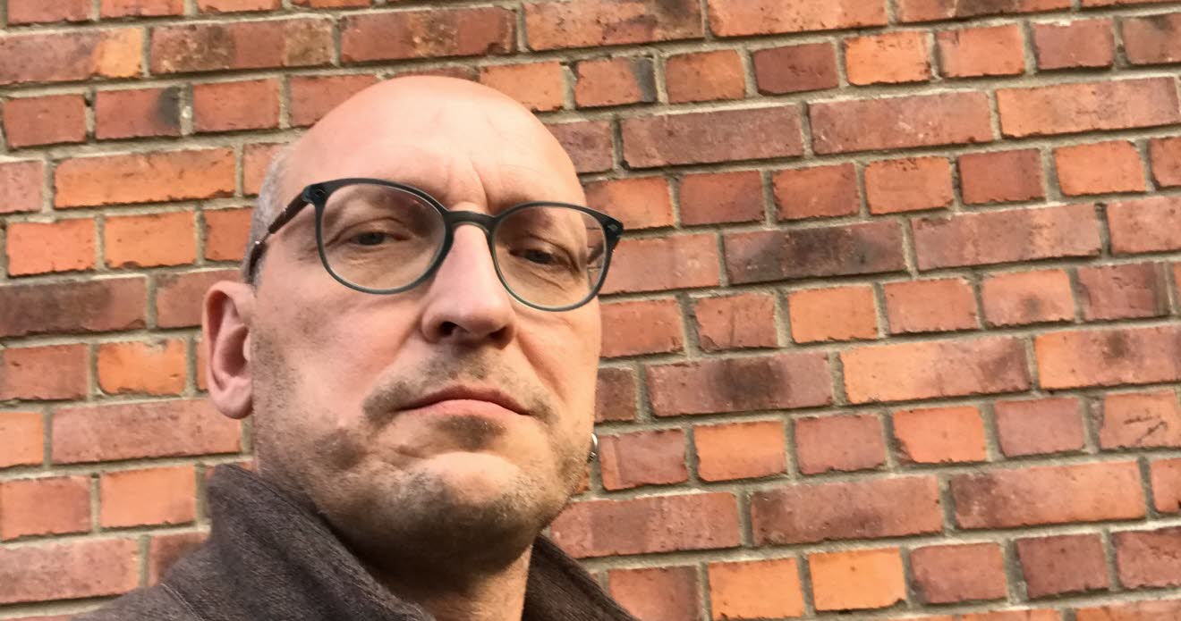 Allt bygger på kontakter